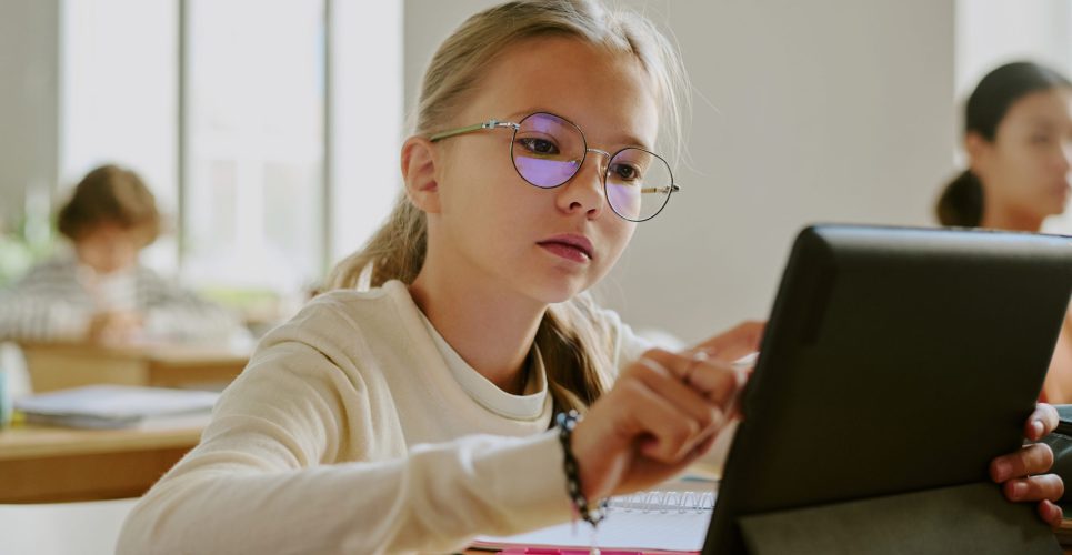 Los problemas visuales son una de las principales causas del bajo ...